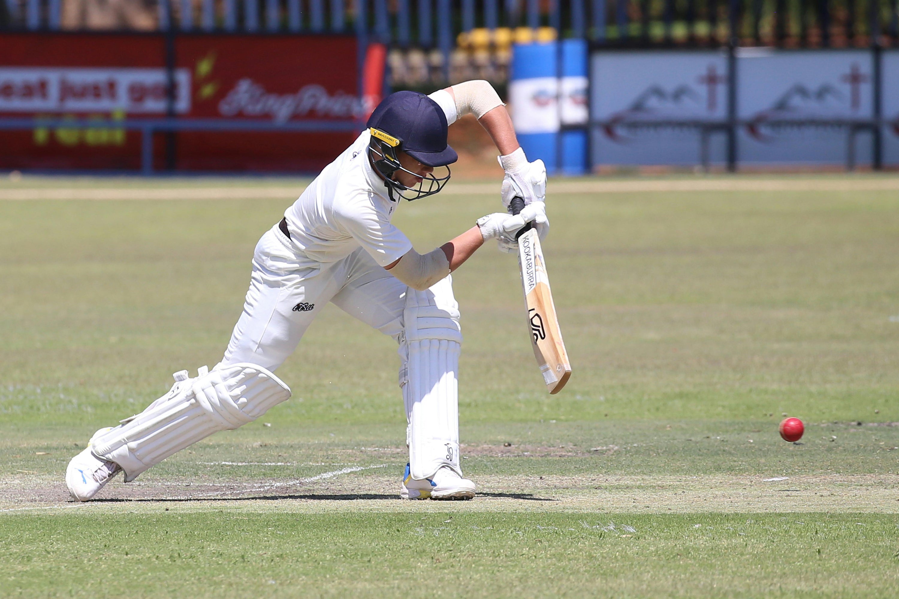 How to Choose Junior Cricket Pads UK (2026 Guide) | Cricket Flow